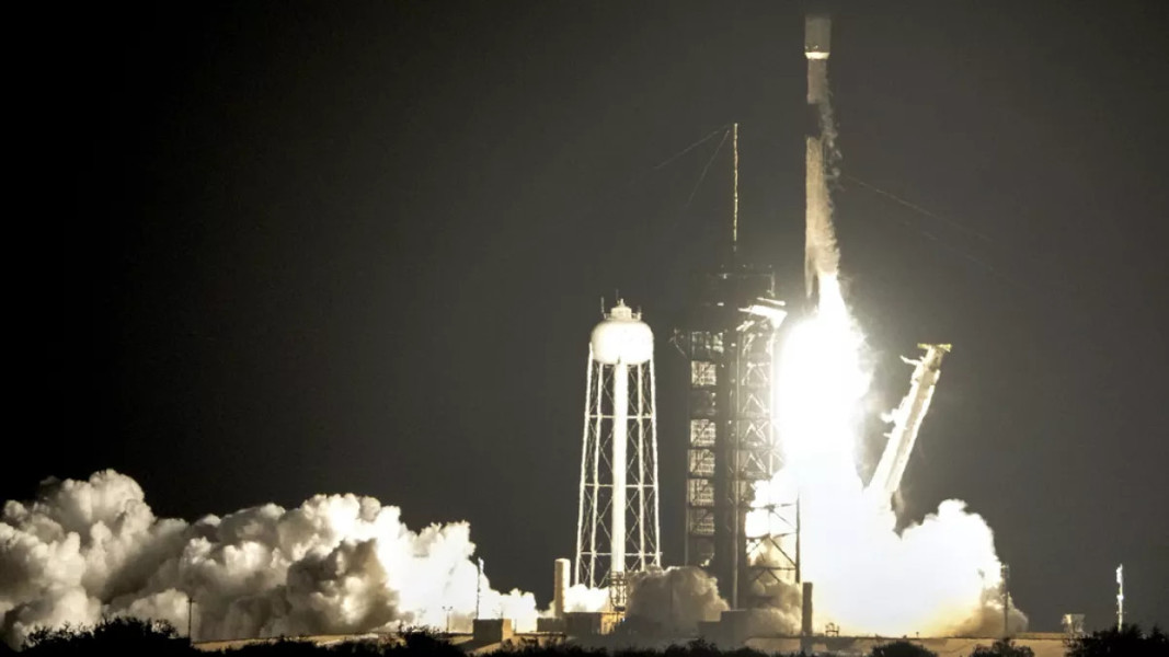 Restos de un cohete de SpaceX iluminan el cielo y sorprenden a miles en ...