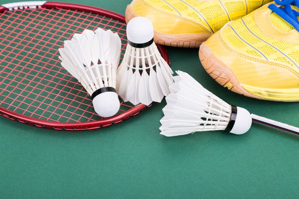 How To Choose Badminton Accessories For Men | Badminton Souq ...