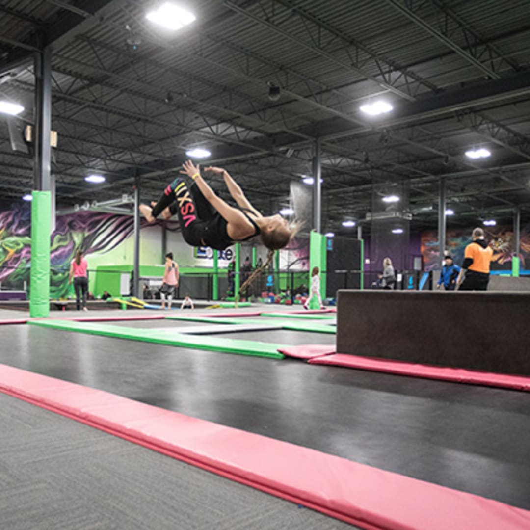 iSaute Brossard - Centre de trampoline | Québec Vacances