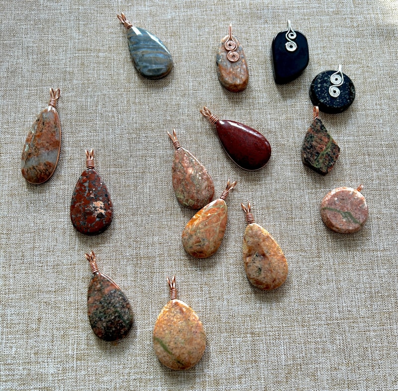 Wire wrapping baby steps (grooved cabochons) | Rock Tumbling Hobby
