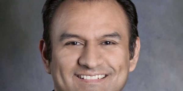 How To Differentiate Yourself During a Job Search With Ramon Santillan ...