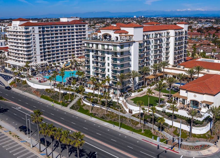 Luxury Resort in Huntington Beach - The Waterfront Beach Resort