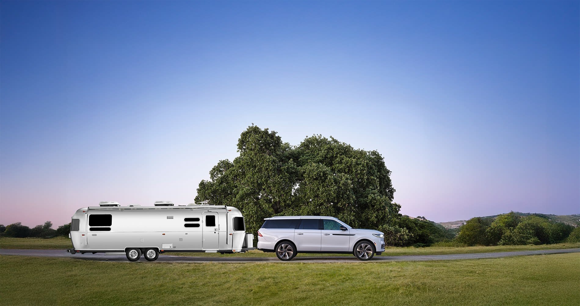 2025 Lincoln Navigator Towing Capacity | Max Tow Ratings & Features | J ...