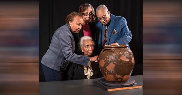 Boston’s Museum Of Fine Arts Restores Pottery By Enslaved Artist David ...