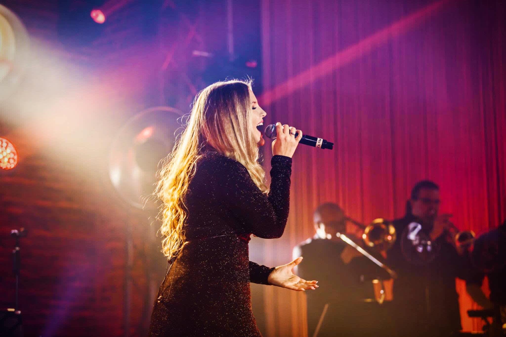 Sängerin Alex Behrens | Mönchengladbach | Hochzeitsportal24