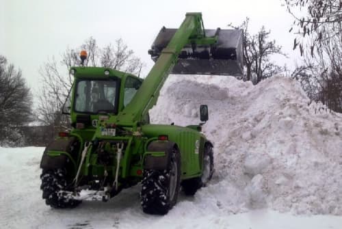 Telehandlers for Snow Removal: What You Need To Know | DOZR