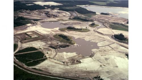 Building Disney World: They History of Orlando Disney | DOZR