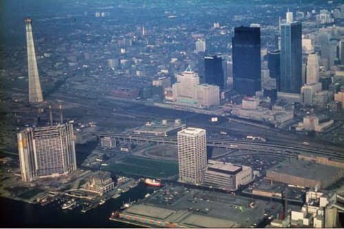 Building the CN Tower: History & Facts | DOZR