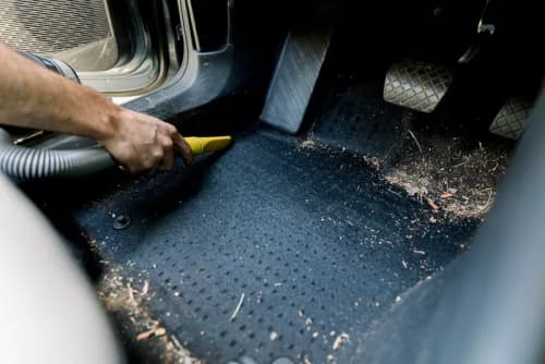 5 Easy Ways to Keep Your Work Truck Clean | DOZR
