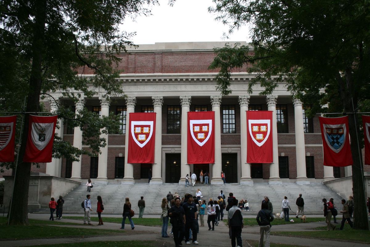 Building Harvard University: A History | DOZR