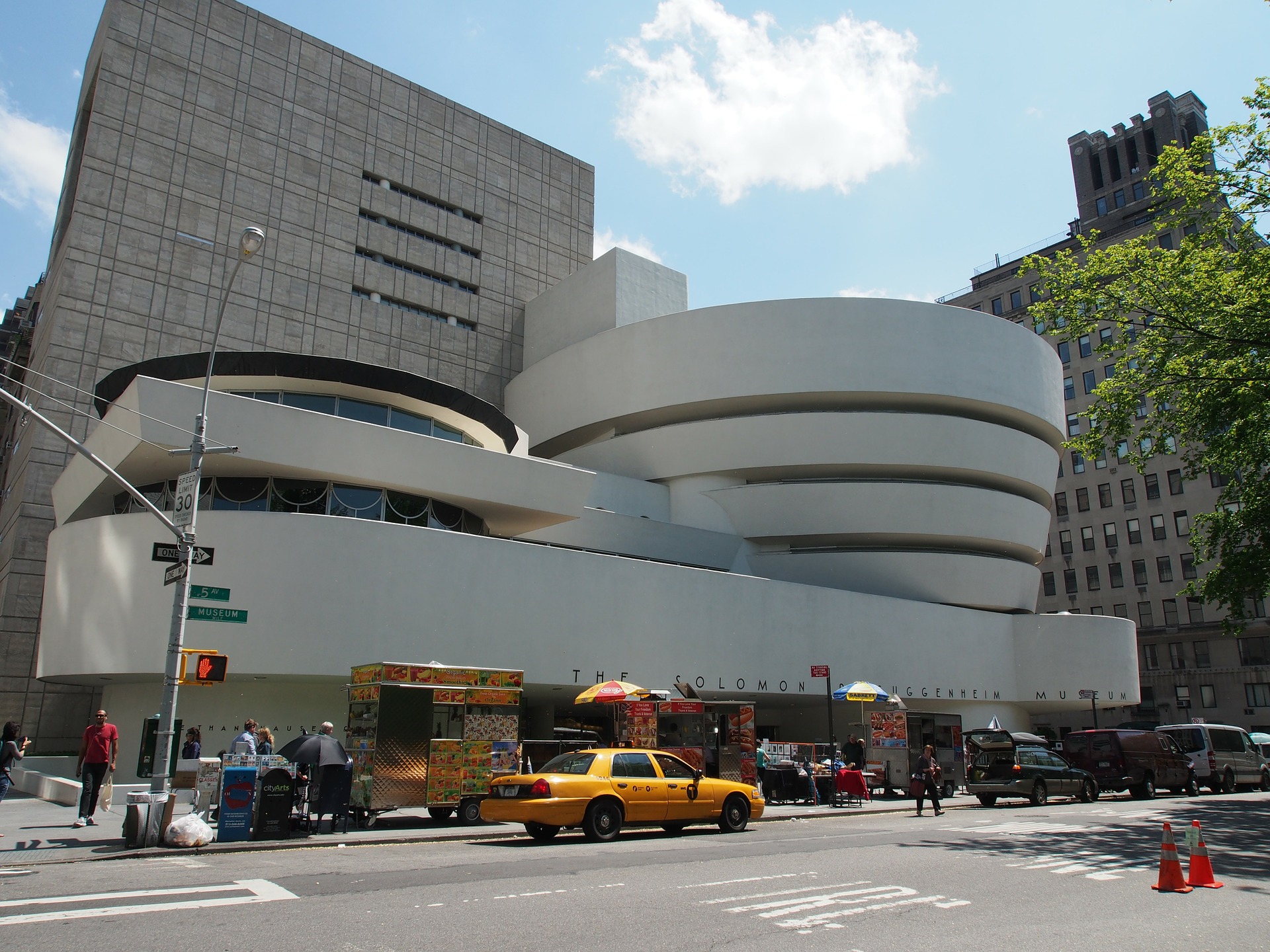 Building the Solomon R. Guggenheim Museum in New York City | DOZR
