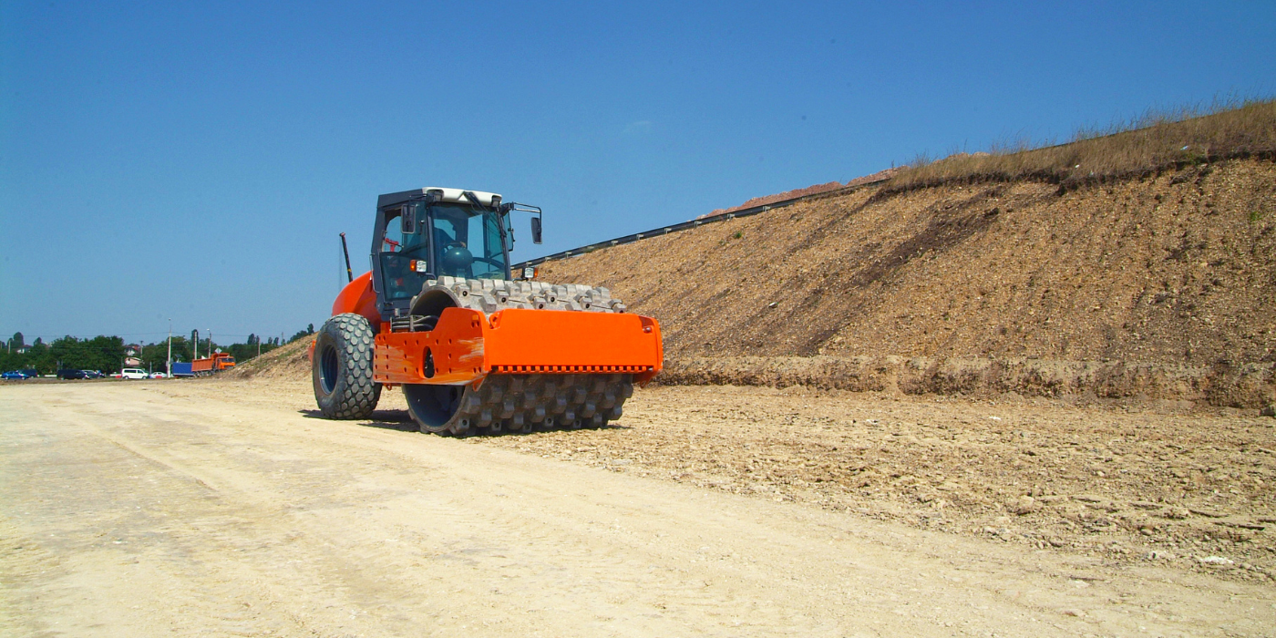 Padfoot vs Smooth Rollers: Choosing the Right Compaction Equipment
