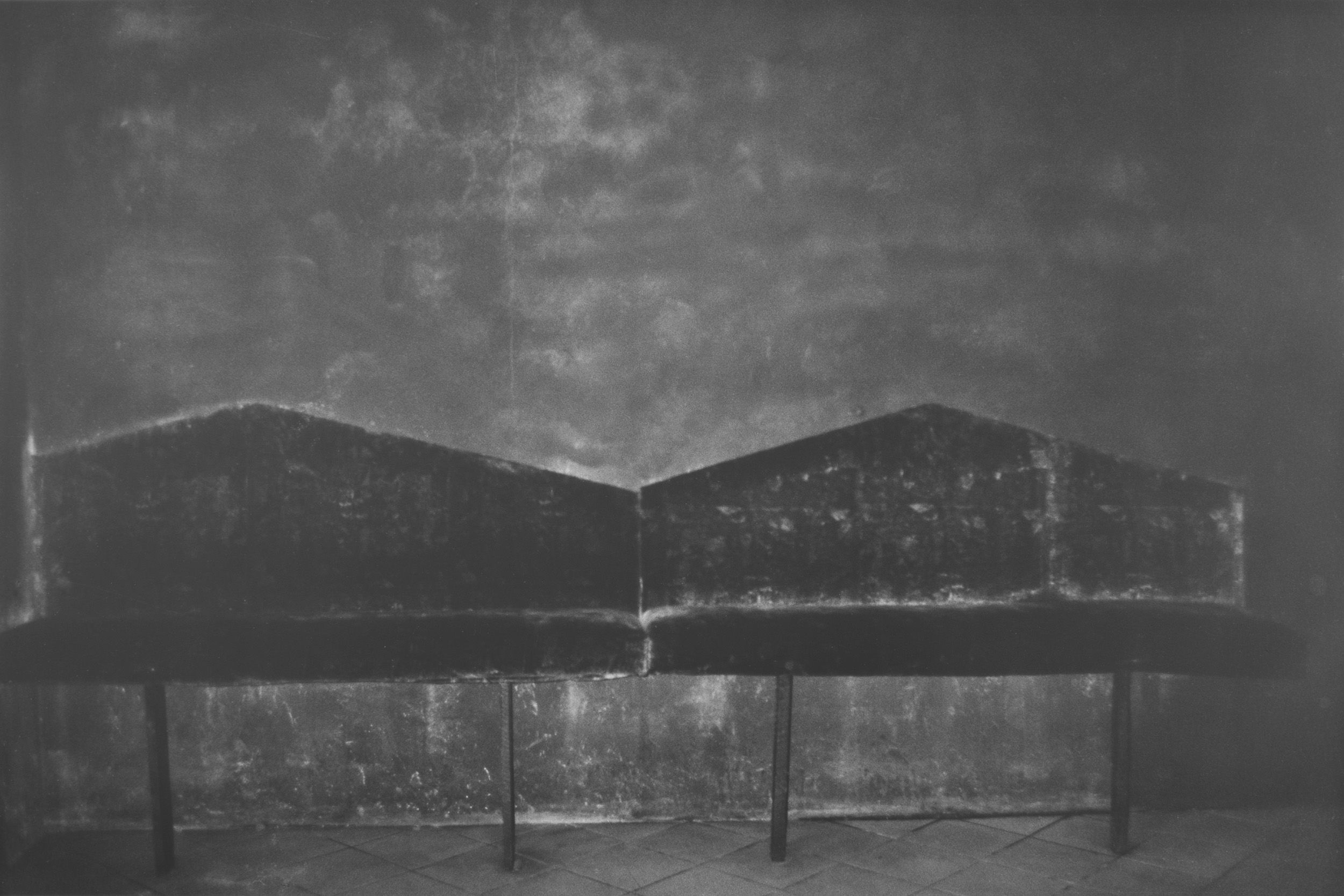 Dirk Braeckman | Kunstenaar op Gallery Viewer | Gallery ...