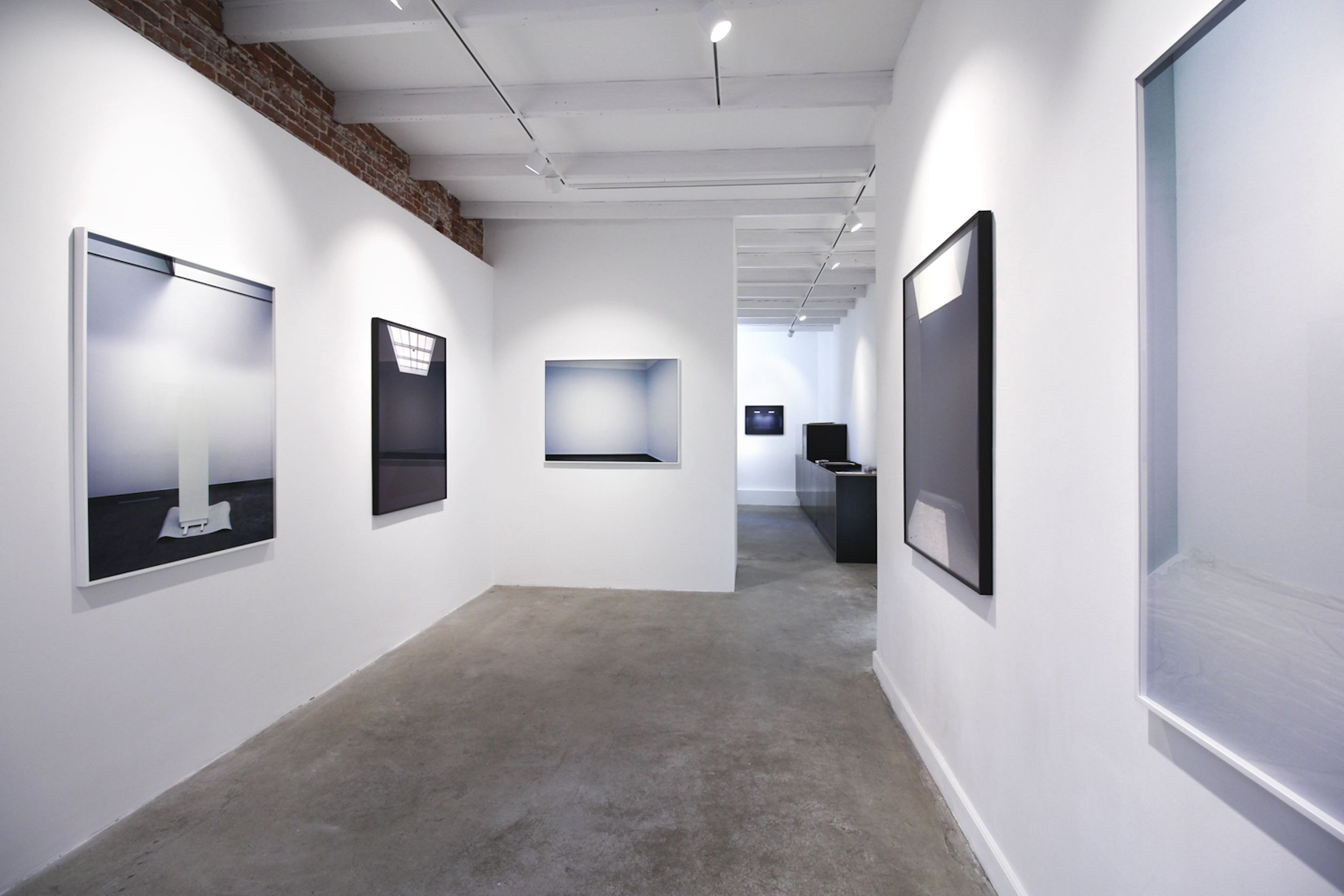 Galerie Caroline O'Breen | Artists | Gallery Viewer