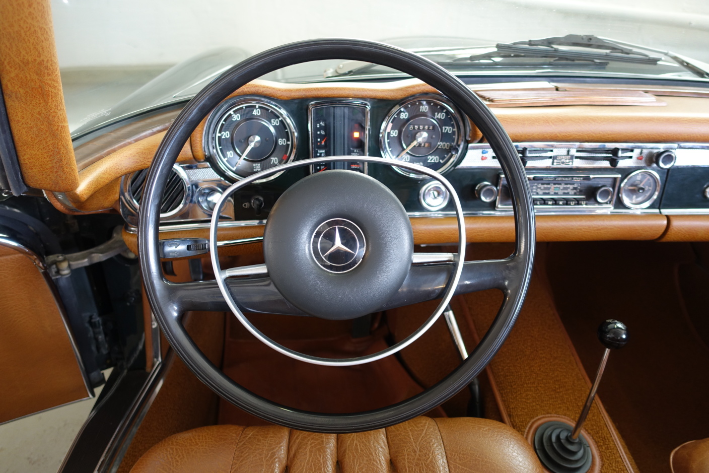 L'art de l'automobile | Mercedes 280 SL Pagode