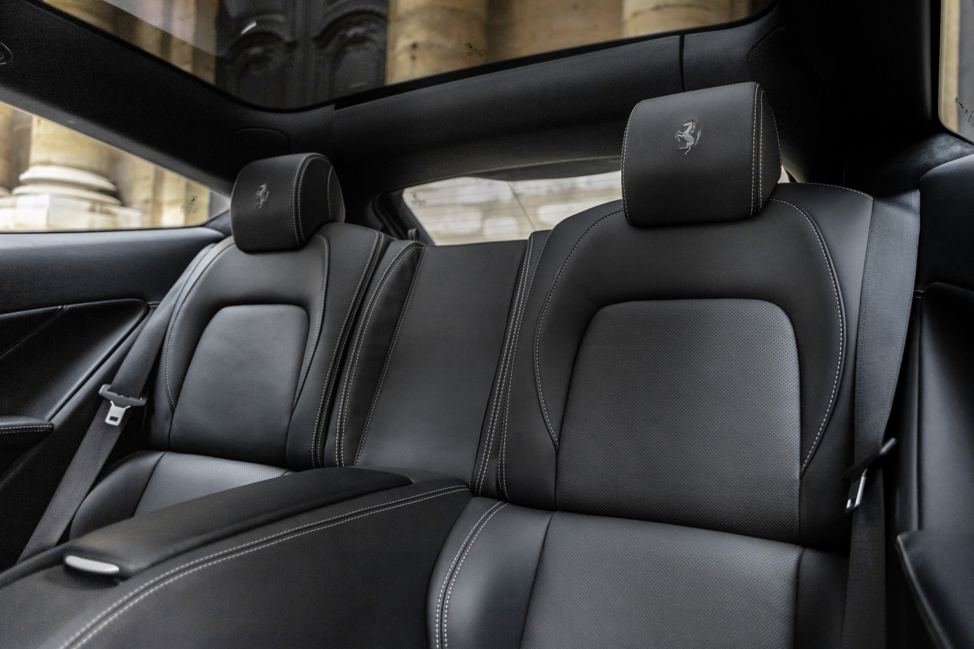 L'art de l'automobile | Ferrari FF V12 4RM