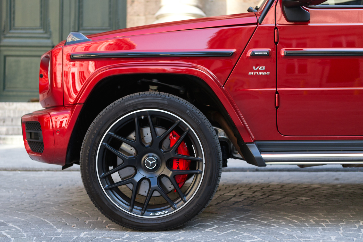 L'art de l'automobile | Mercedes G63 AMG *Candy Red*