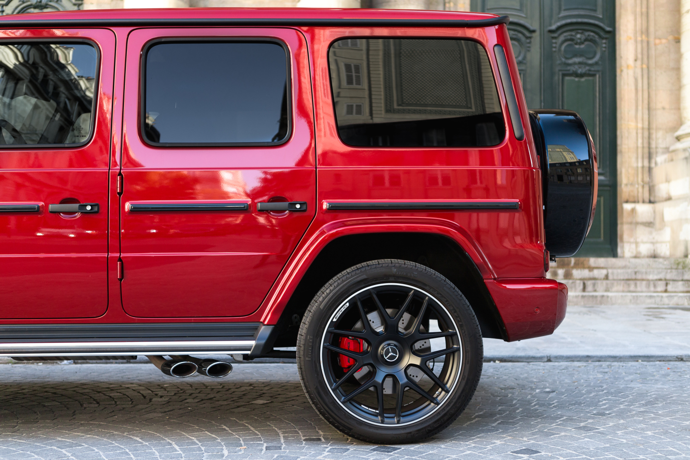 L'art de l'automobile | Mercedes G63 AMG *Candy Red*