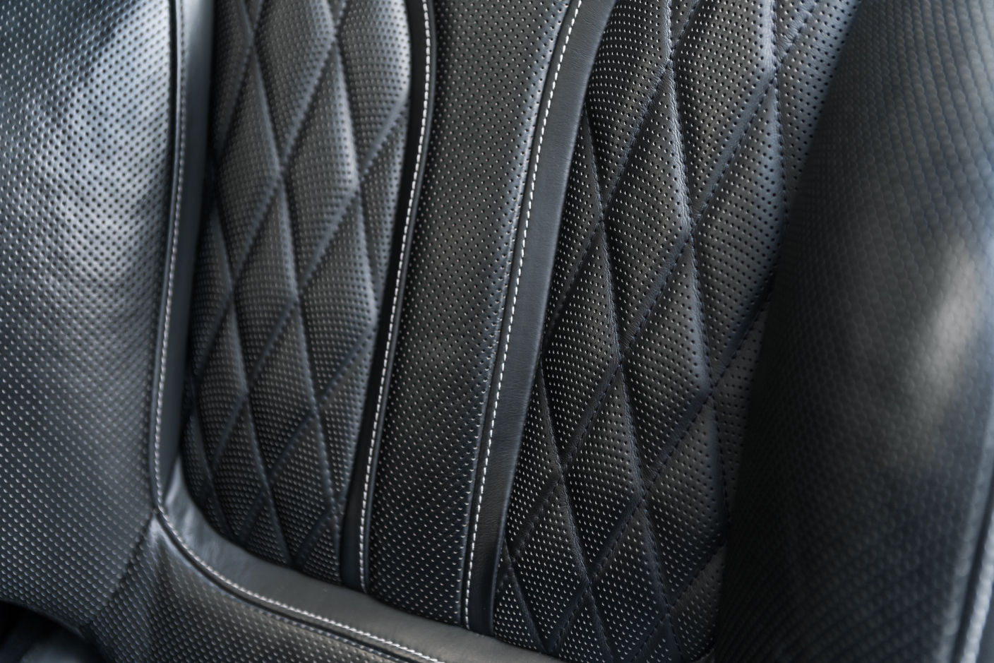 L'art de l'automobile | Mercedes S63 AMG 4Matic Coupé *Designo Magno