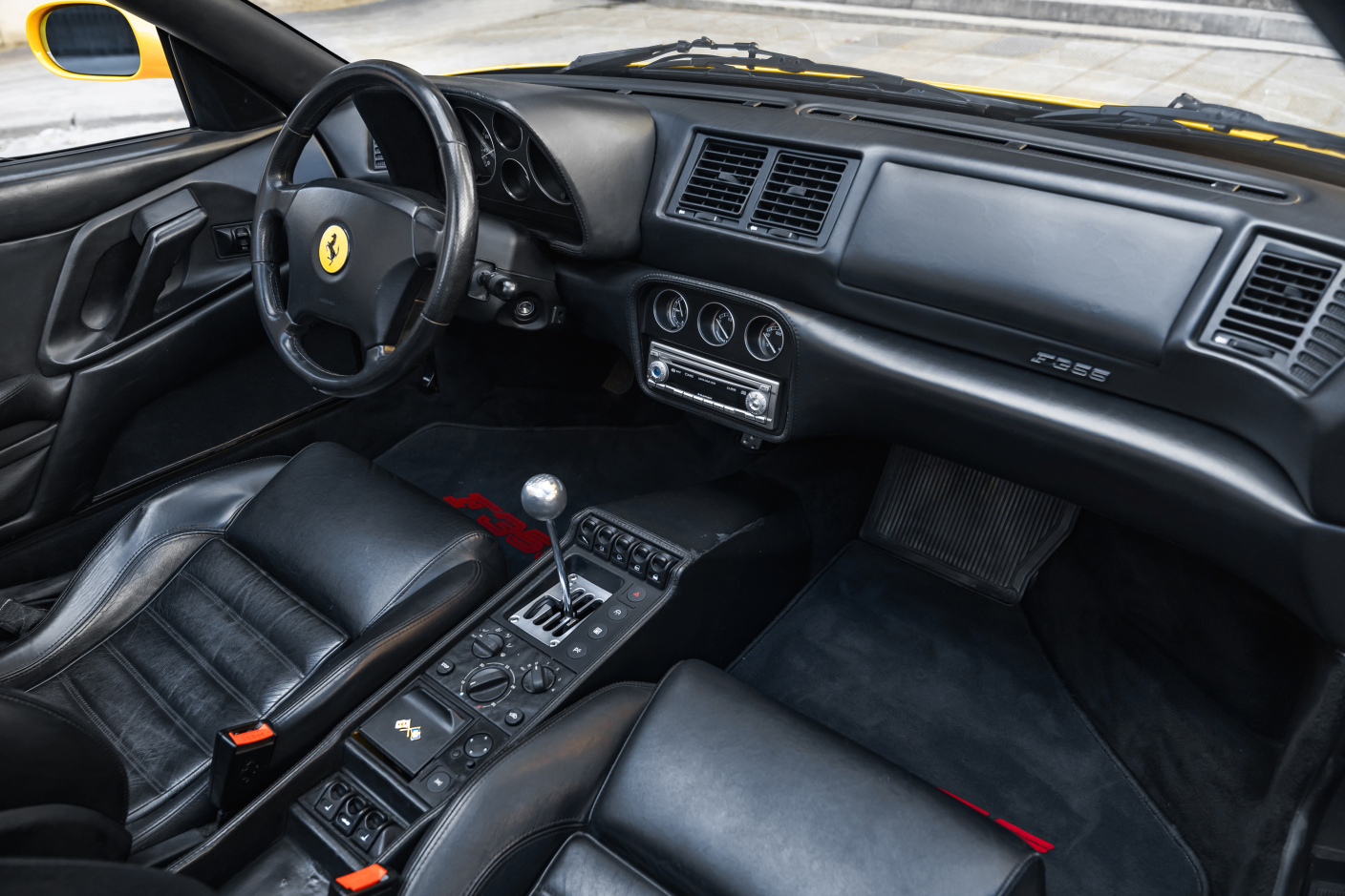 L'art de l'automobile | Ferrari F355 Spider *Manual gearbox*