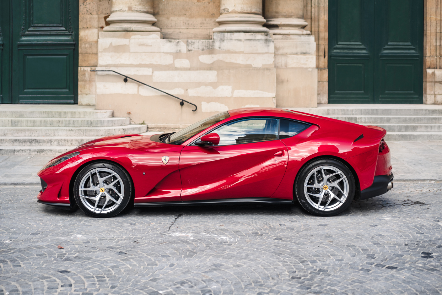 L'art de l'automobile | Ferrari 812 Superfast *Rosso Berlinetta*