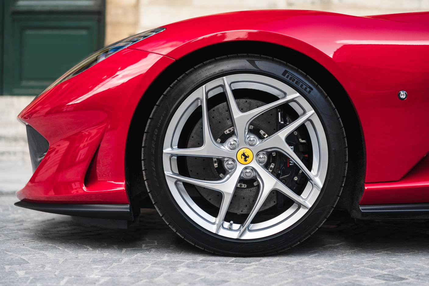 L'art de l'automobile | Ferrari 812 Superfast *Rosso