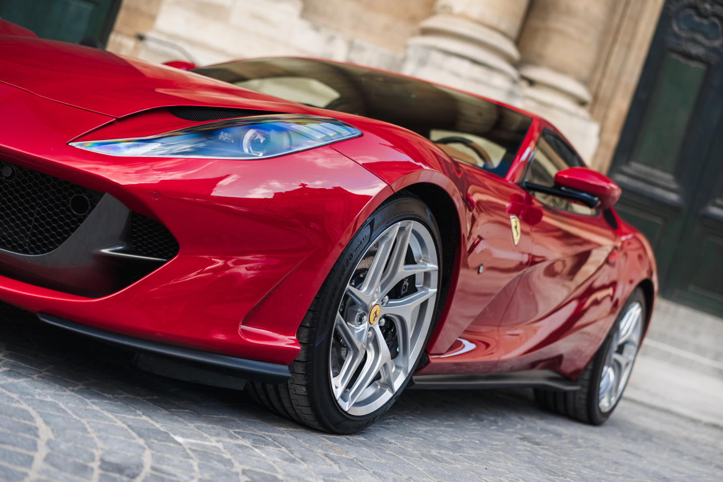 L'art de l'automobile | Ferrari 812 Superfast *Rosso Berlinetta*