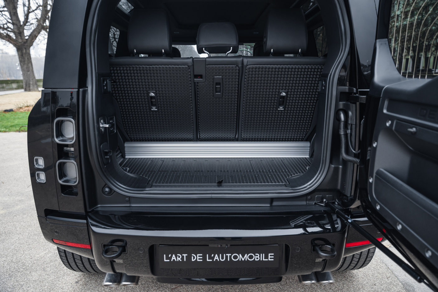 L'art de l'automobile | Land Rover Defender 90 V8 *Black Pack*