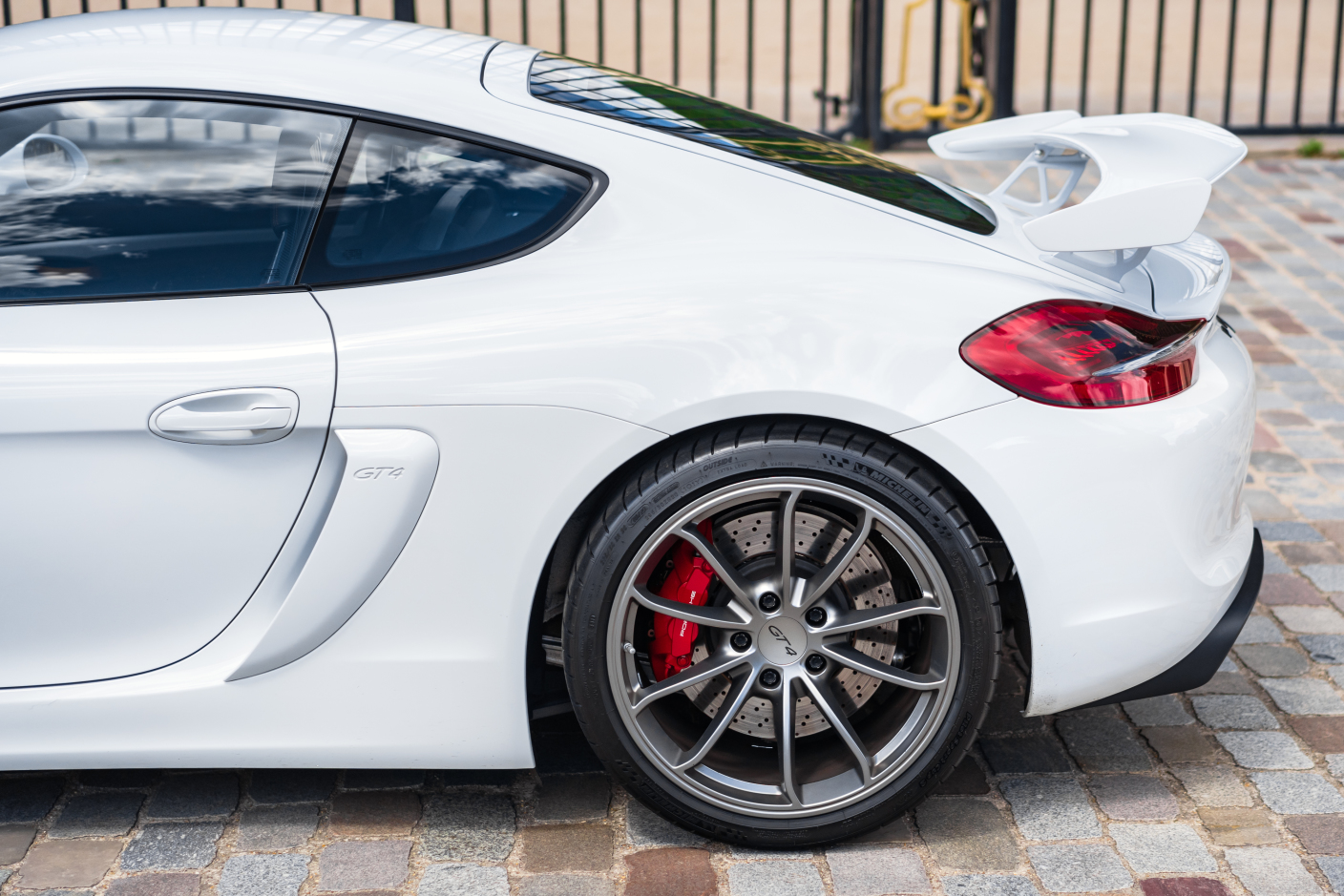 L'art de l'automobile | Porsche Cayman GT4 *918 Spyder seats*