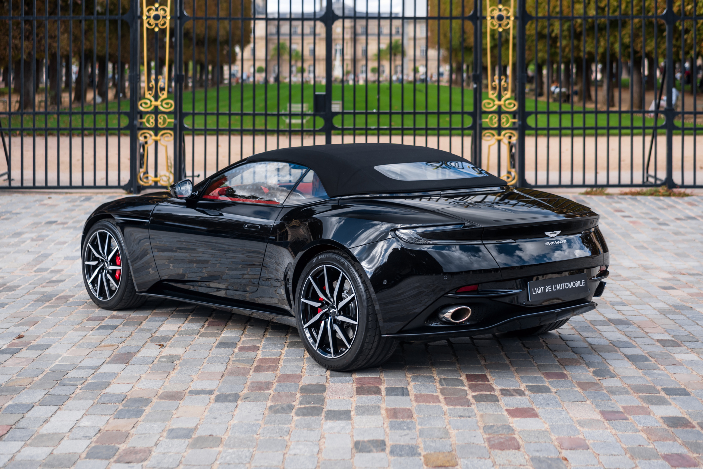 L'art de l'automobile | Aston Martin DB11 V8 Volante *Very low