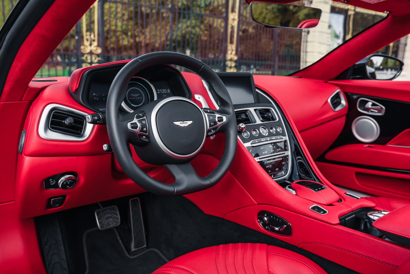 L'art de l'automobile | Aston Martin DB11 V8 Volante *Very low