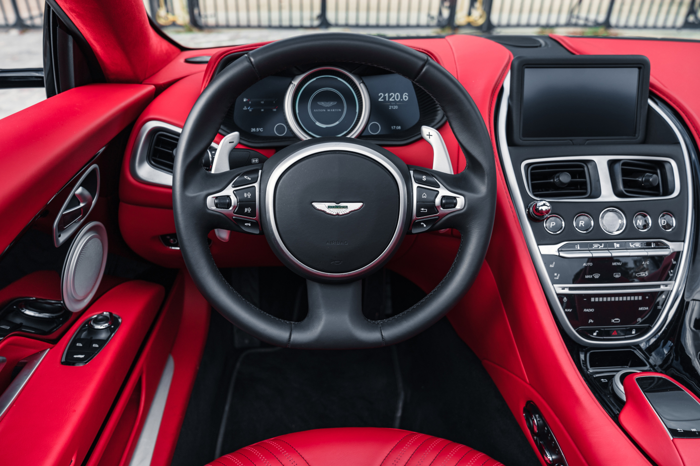 L'art de l'automobile | Aston Martin DB11 V8 Volante *Very low