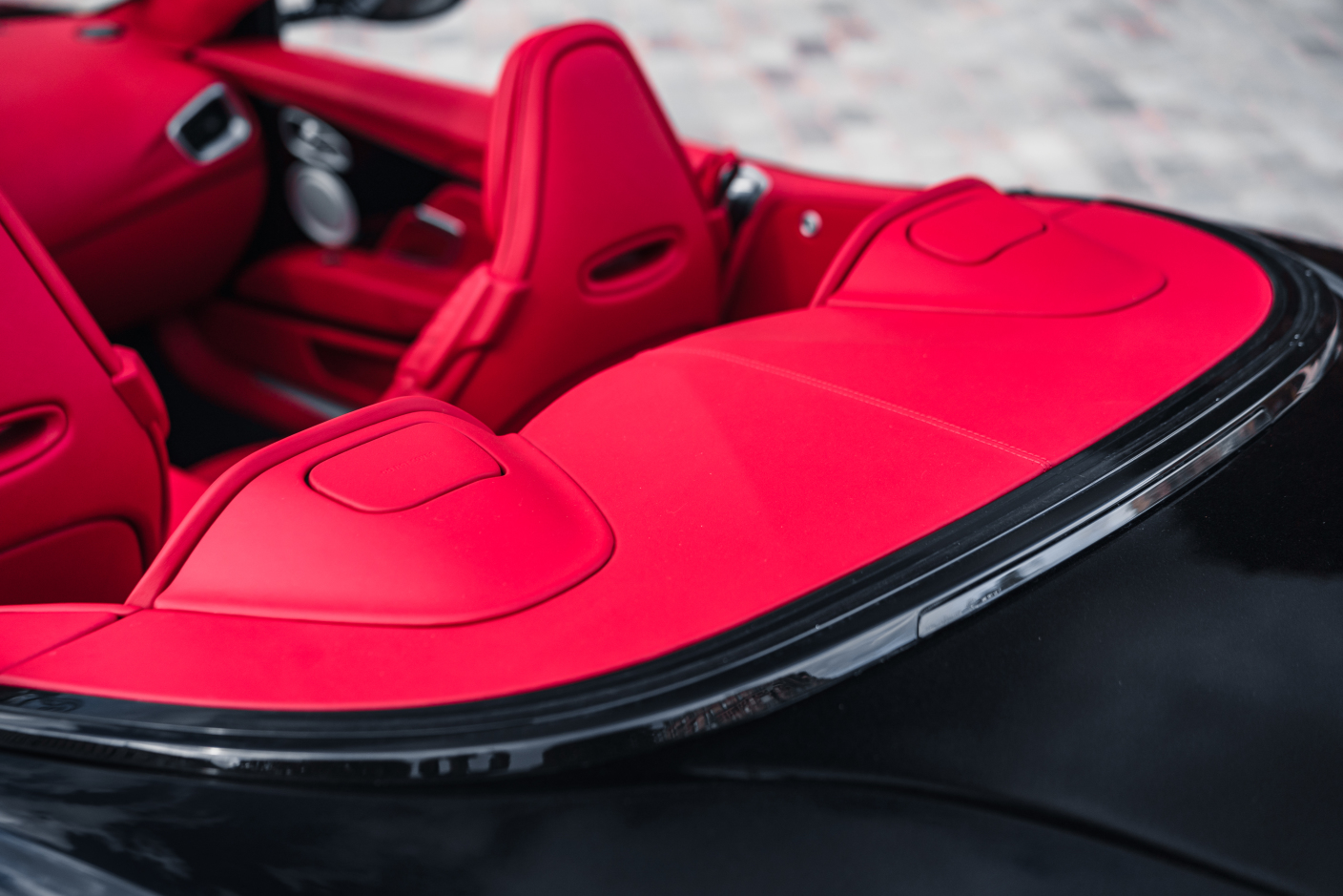 L'art de l'automobile | Aston Martin DB11 V8 Volante *Very low