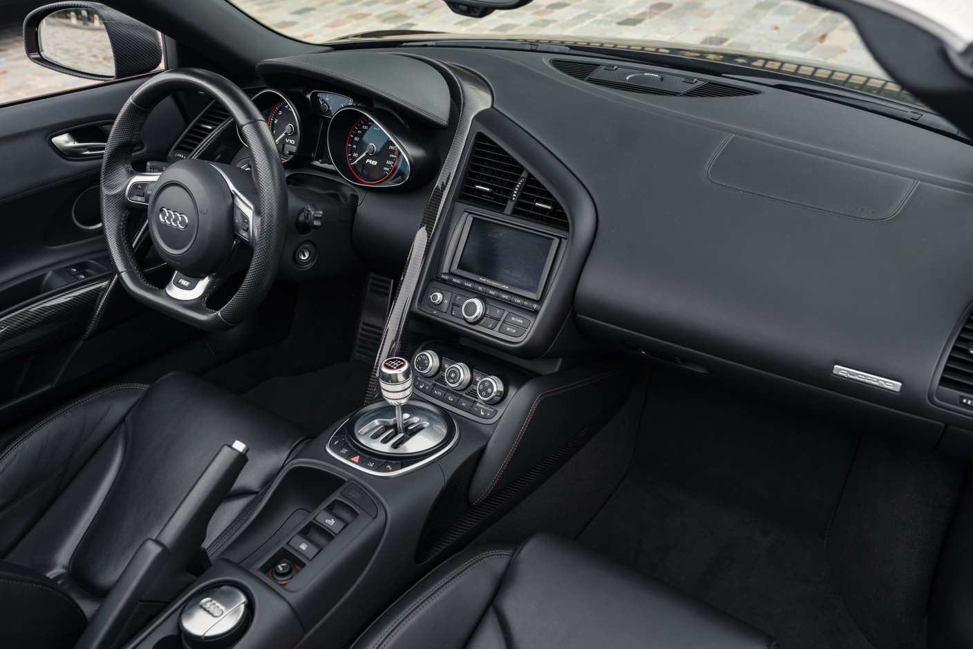 L'art de l'automobile | Audi R8 V10 Spyder *Manual gearbox*