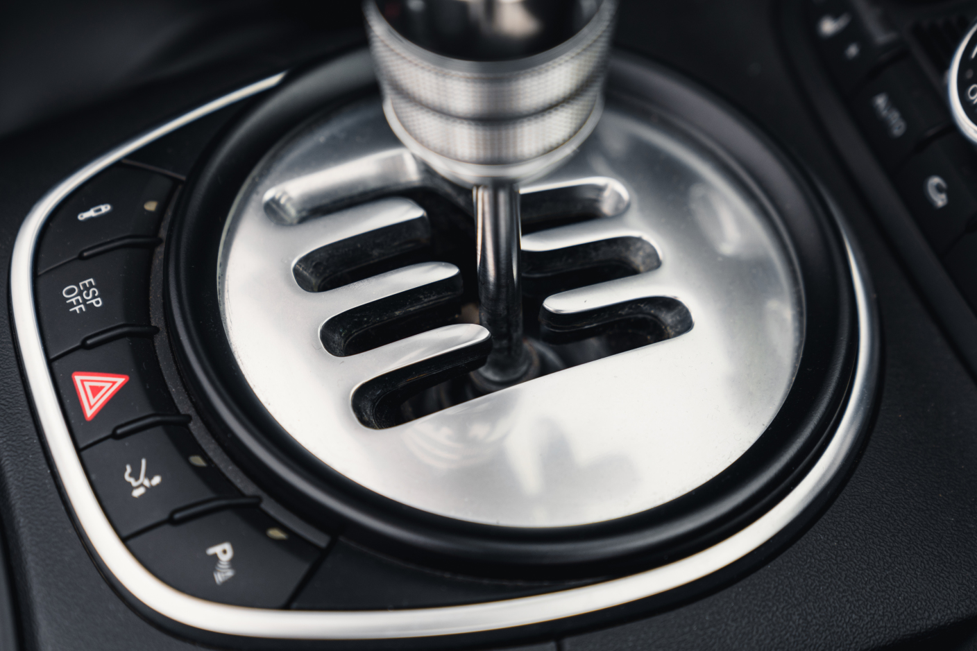 L'art de l'automobile | Audi R8 V10 Spyder *Manual gearbox*