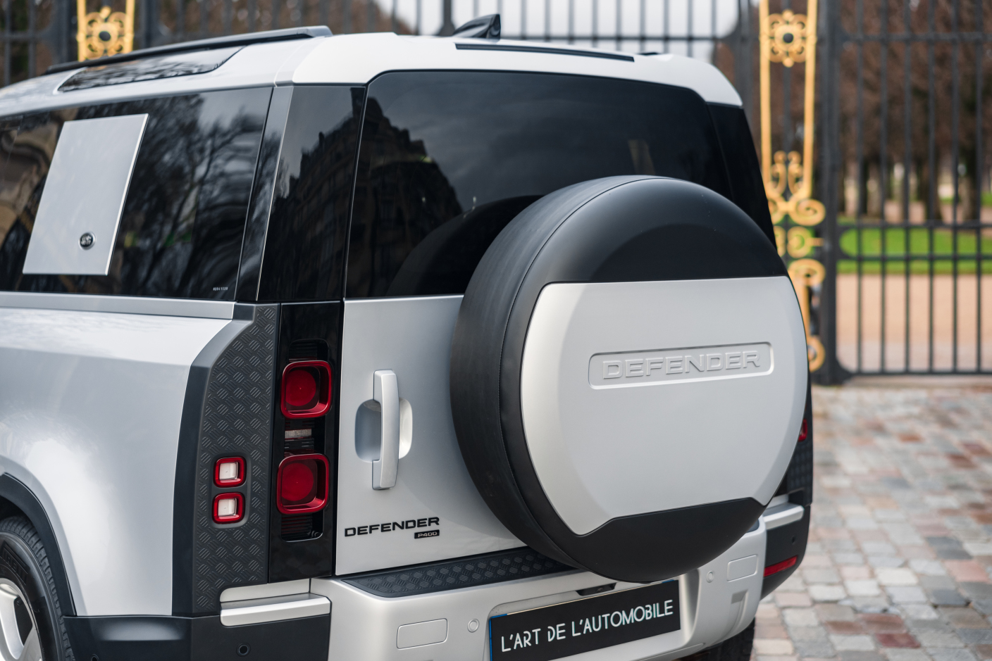 L'art de l'automobile | Land Rover Defender 90 HSE P400