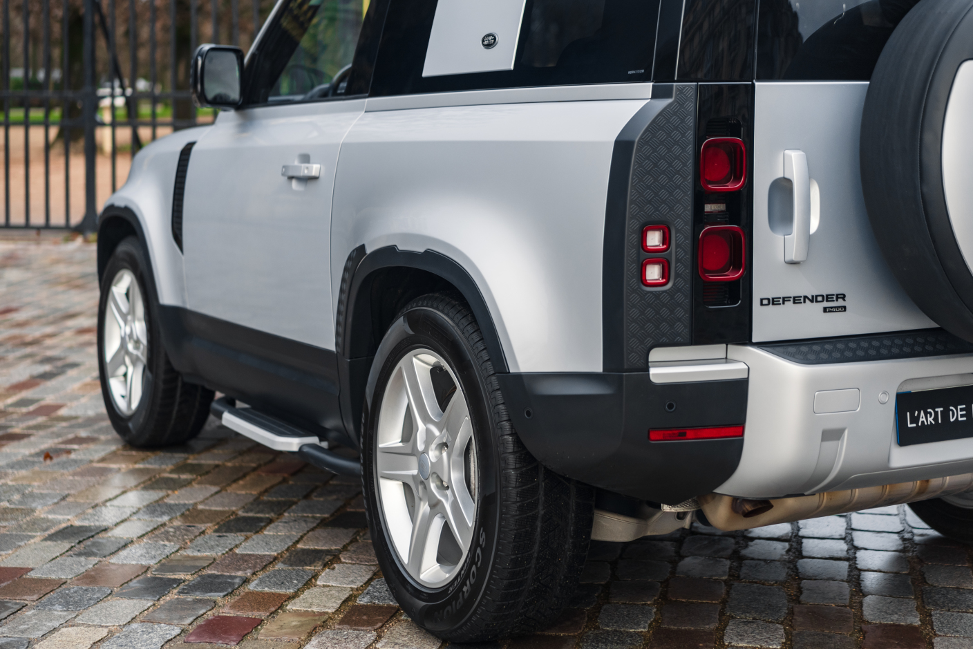 L'art de l'automobile | Land Rover Defender 90 HSE P400