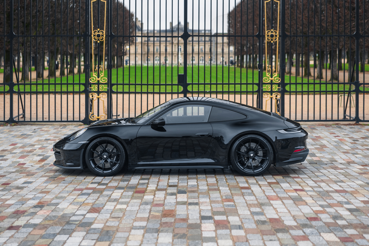 L'art de l'automobile | Porsche 992 GT3 Touring *Triple black*