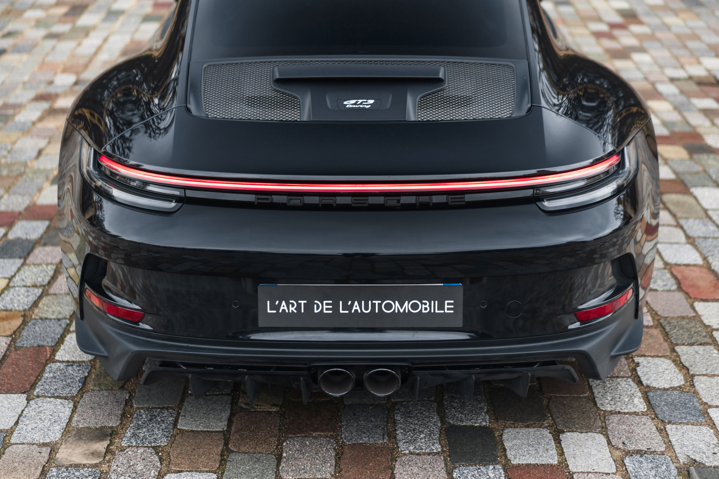 L'art de l'automobile | Porsche 992 GT3 Touring *Triple black*