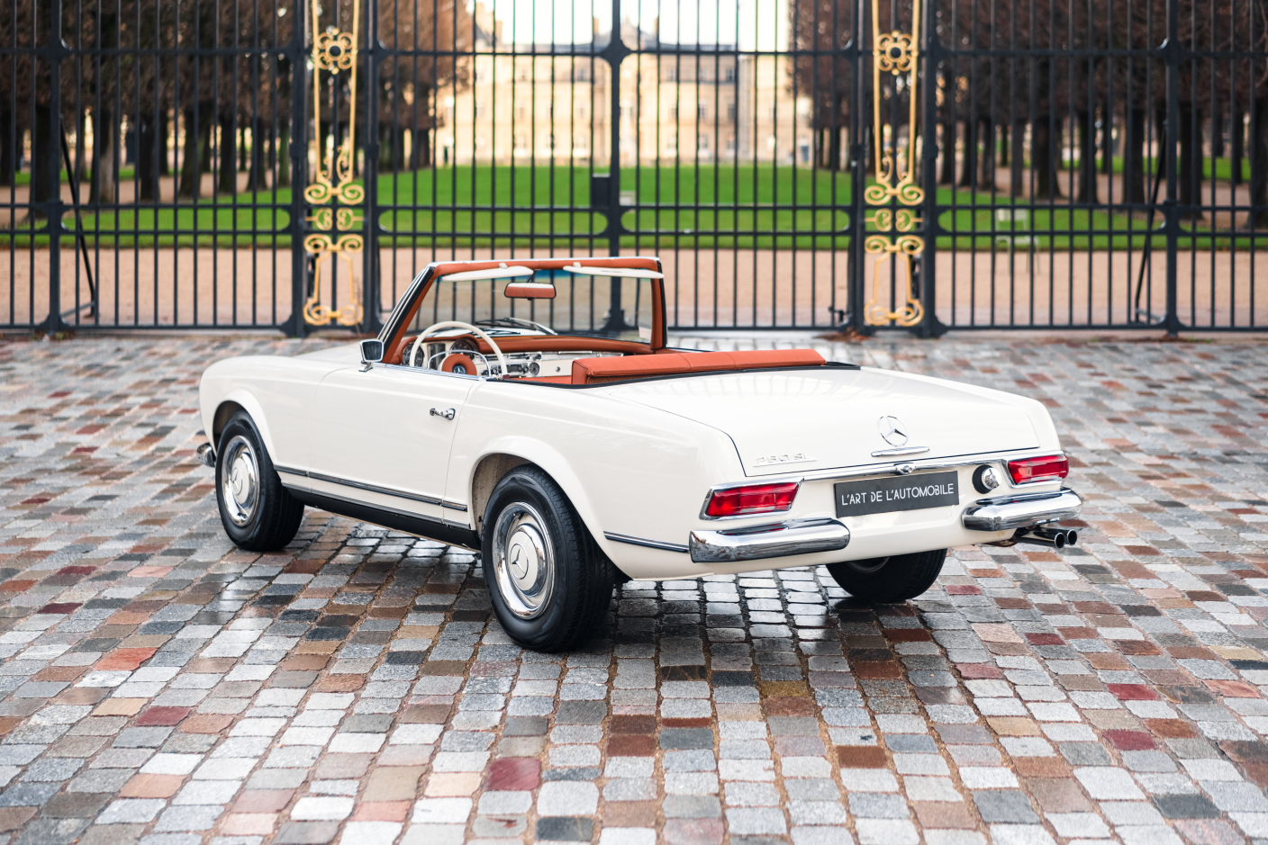 L'art de l'automobile | Mercedes 250 SL Pagode *California