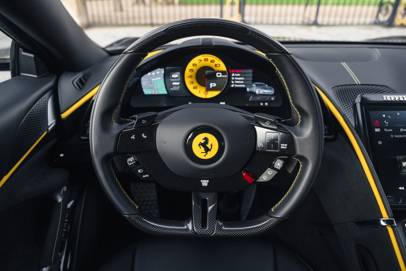 L'art de l'automobile | Ferrari Roma *Black on Black*