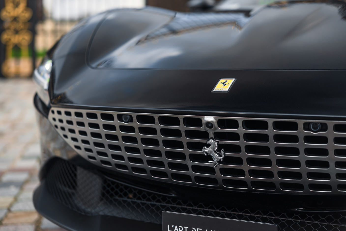 L'art de l'automobile | Ferrari Roma *Black on Black*