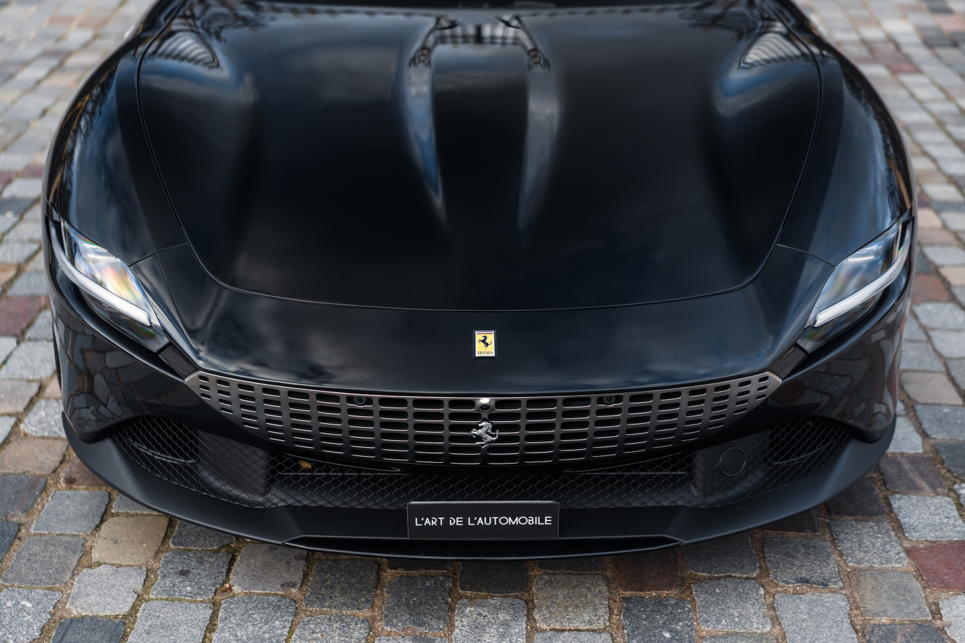 L'art de l'automobile | Ferrari Roma *Black on Black*