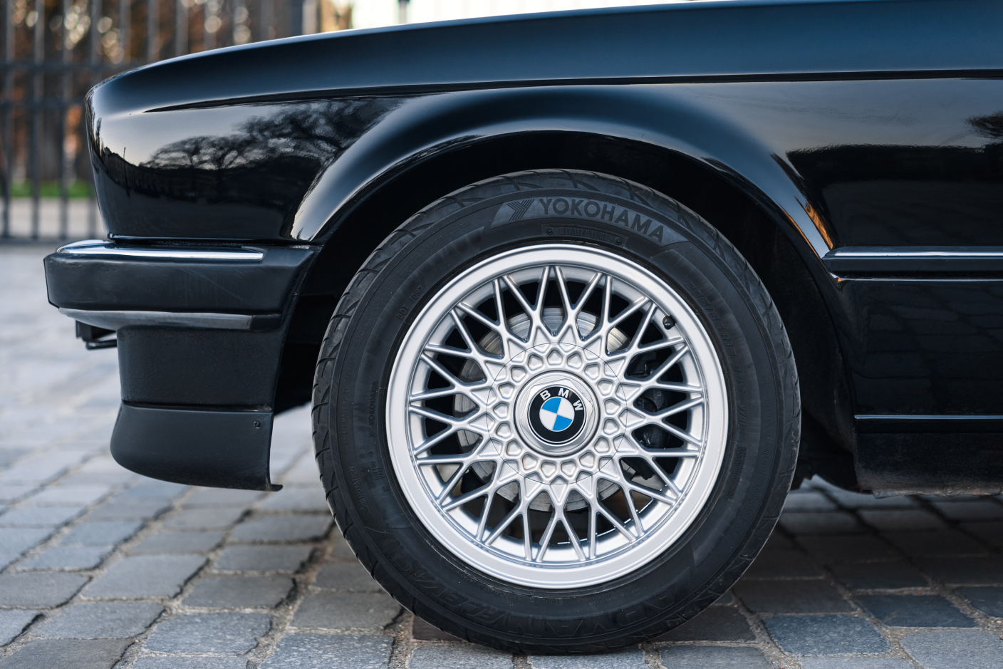 L'art de l'automobile | BMW 323i Coupe E30 *Sunroof*