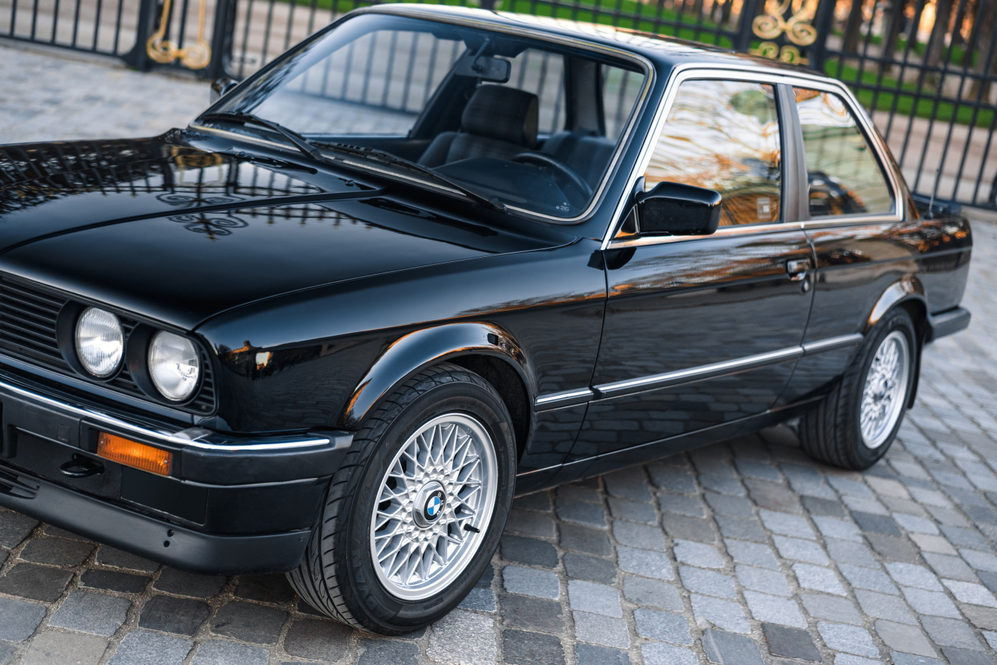 L'art de l'automobile | BMW 323i Coupe E30 *Sunroof*