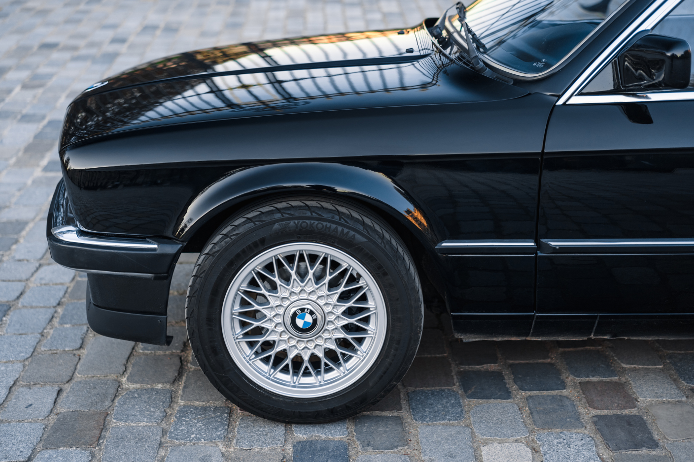 L'art de l'automobile | BMW 323i Coupe E30 *Sunroof*