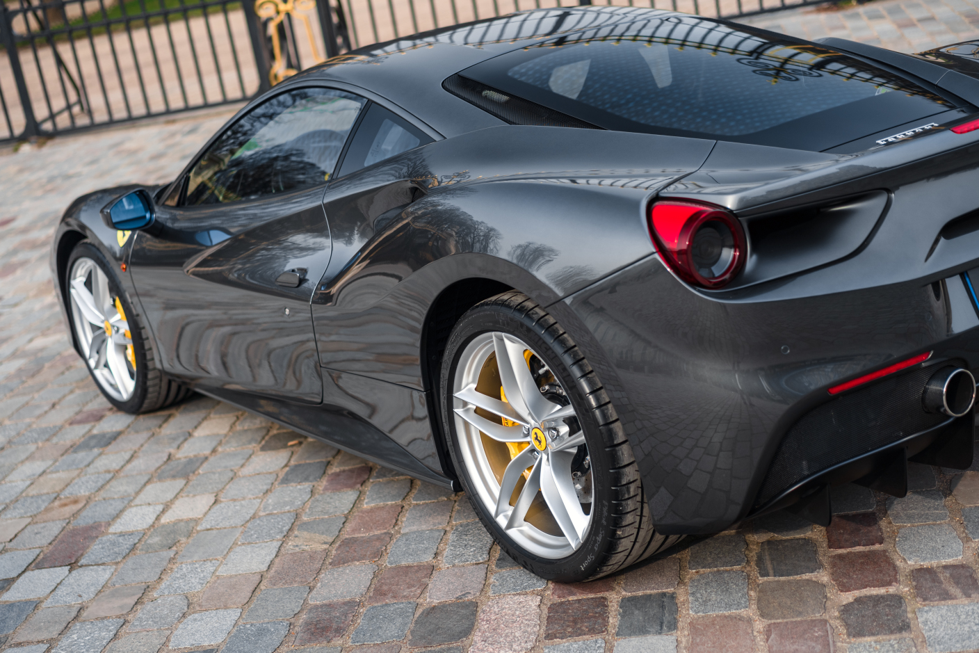 L'art de l'automobile | Ferrari 488 GTB *Grigio Silverstone*