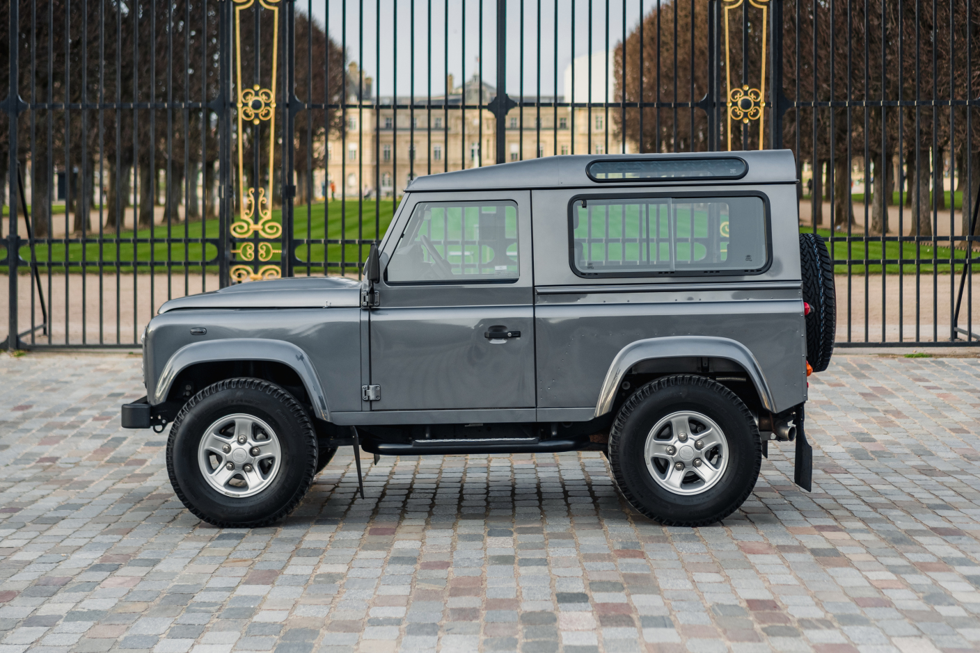 L'art de l'automobile | Land Rover Defender 90 SE 2.2L Mark VI