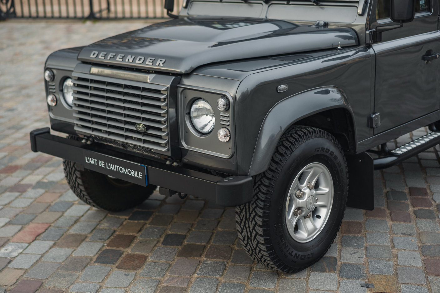 L'art de l'automobile | Land Rover Defender 90 SE 2.2L Mark VI