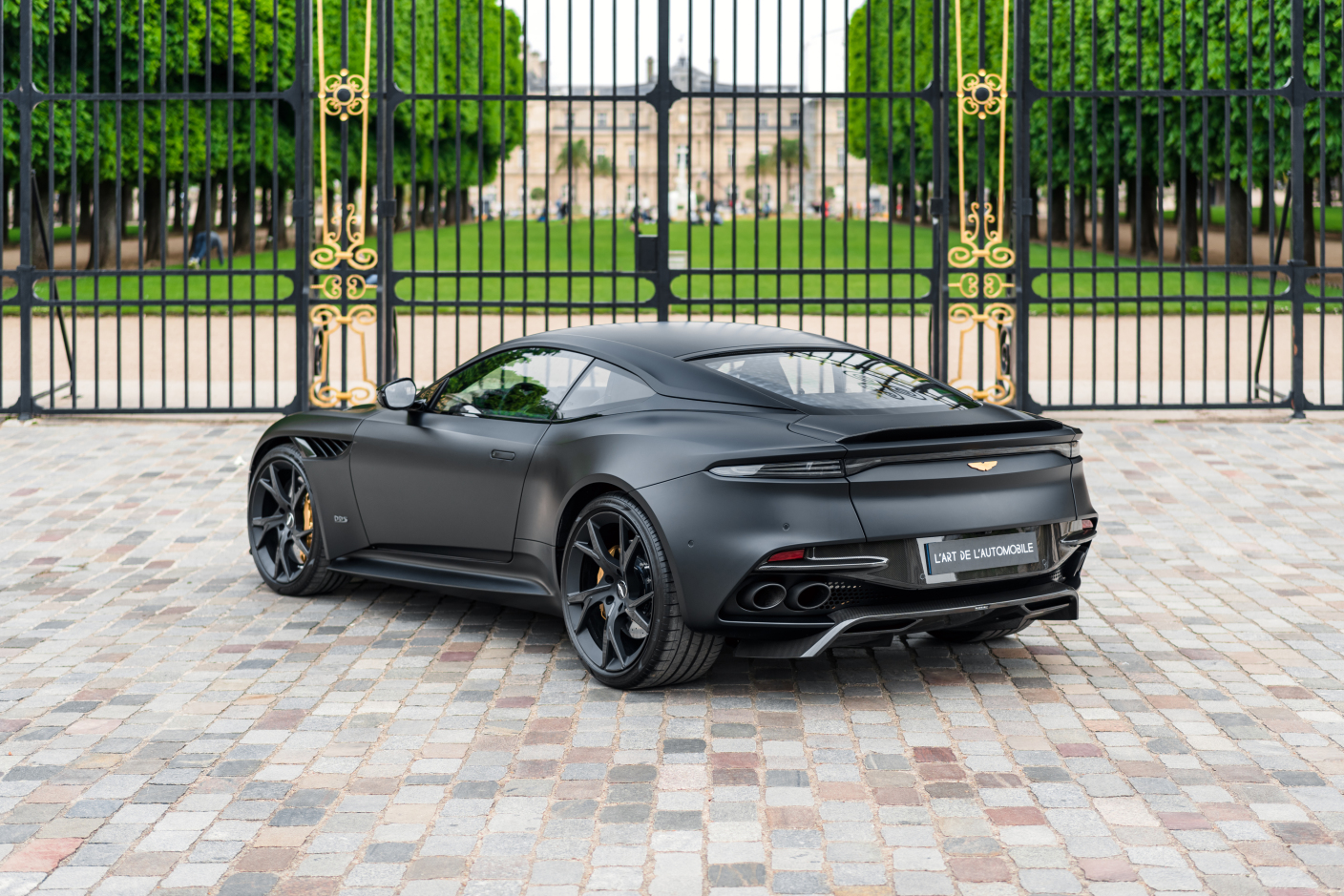 L'art de l'automobile | Aston Martin DBS Superleggera *Satin